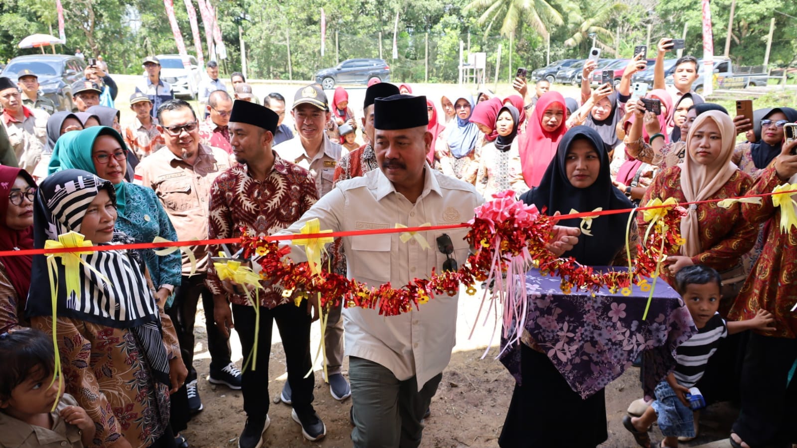 Bupati Kukar Tinjau Layanan Pendidikan dan Kesehatan di Muara Muntai ...